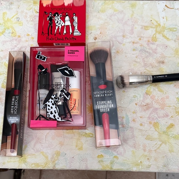 Smashbox | Makeup | Smashbox Pink Stippling Foundation Brush Camera ...